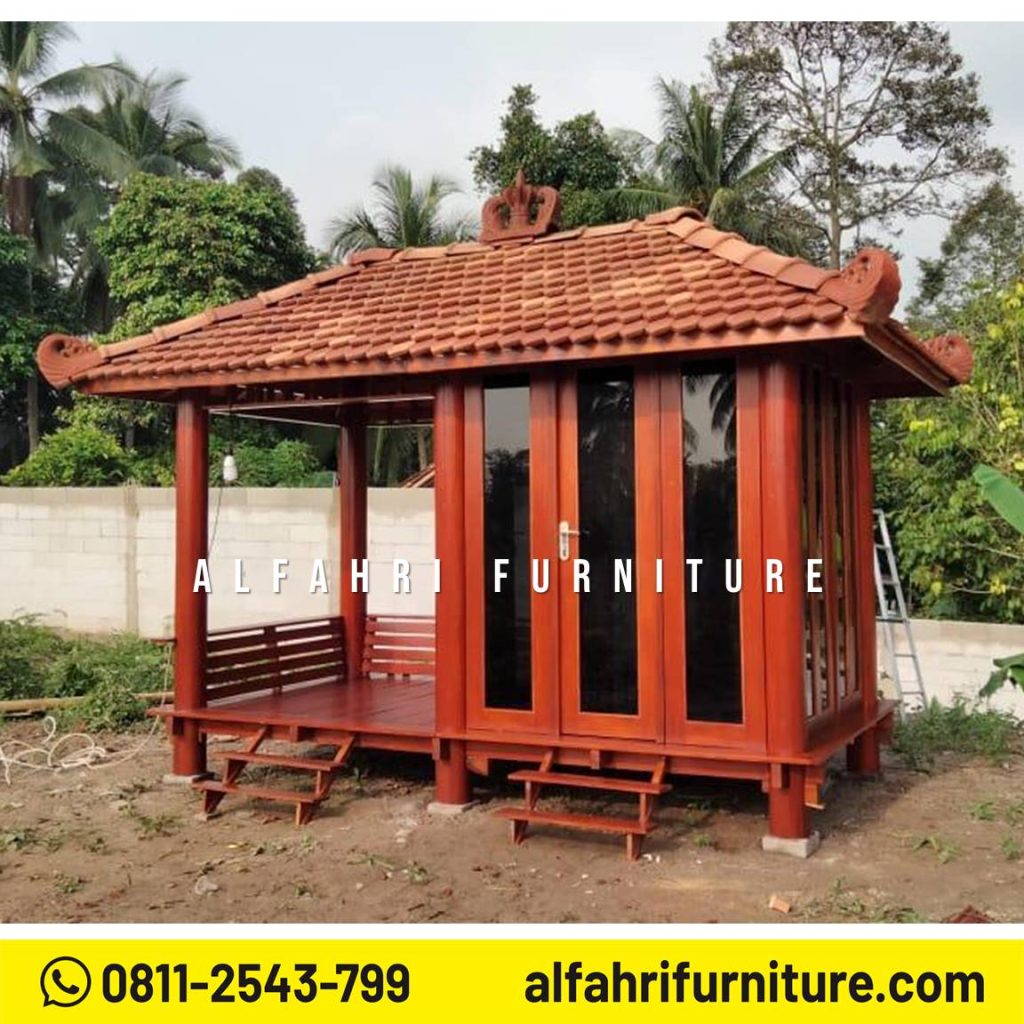 Rumah Kayu Unik 2x4 Meter untuk Homestay Atap Genteng Sirap